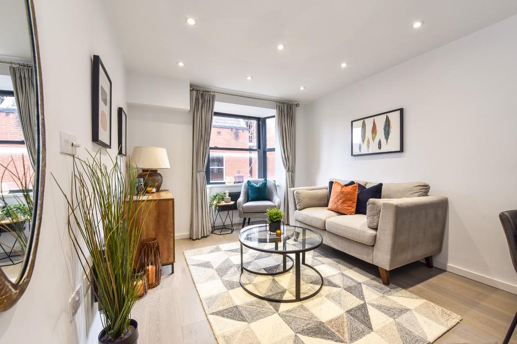 Aquitaine House, Winchester 1 bed apartment - £260,000