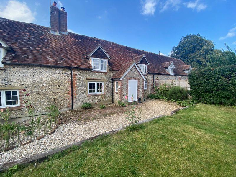 Chilgrove, Chichester 2 bed semi-detached house - £1,450 pcm (£335 pw)