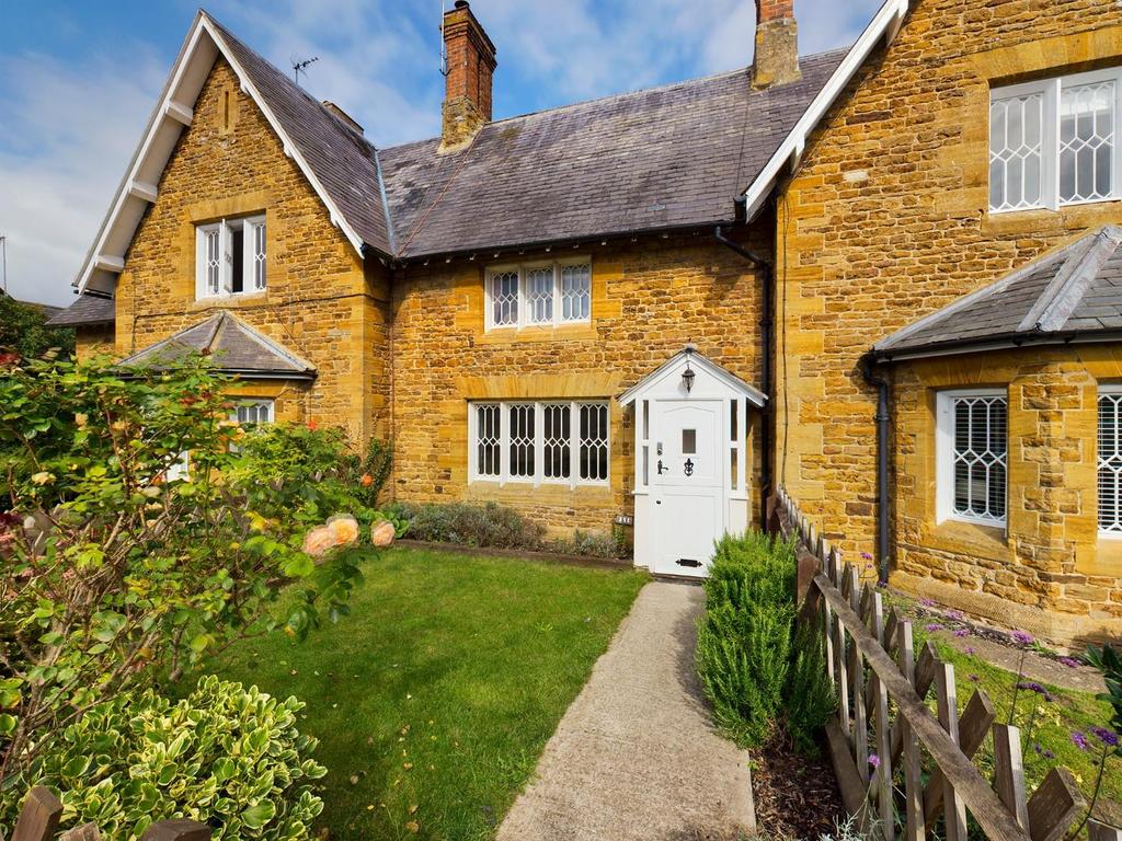 Sywell, Northamptonshire, NN6 3 bed cottage - £340,000