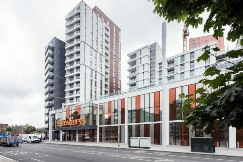Pinto Tower, Nine Elms 2 bed apartment - £3,000 pcm (£692 pw)