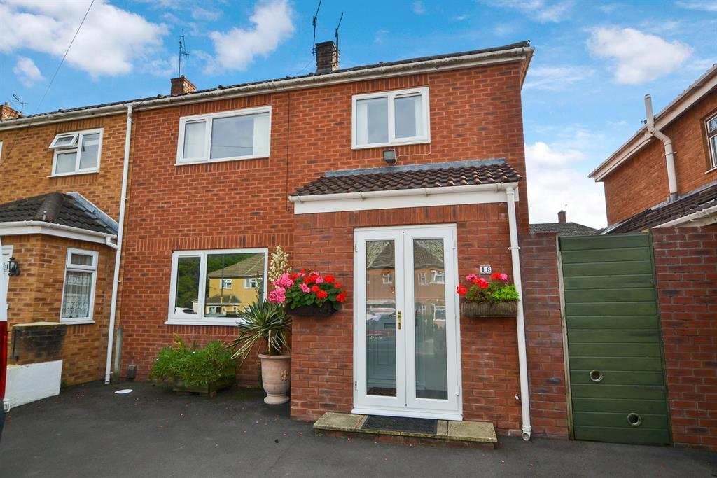 Oxleaze, Bristol, BS13 0EP 3 bed semi-detached house - £250,000