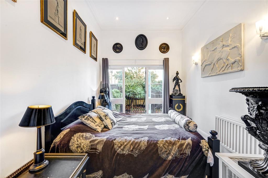 Longridge Road, Earls Court, London 2 bed flat - £2,600 pcm (£600 pw)