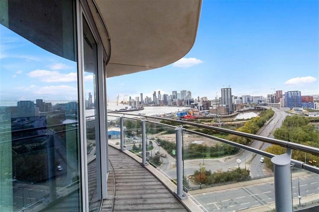 Hoola Building, London E16 2 bed apartment - £625,000