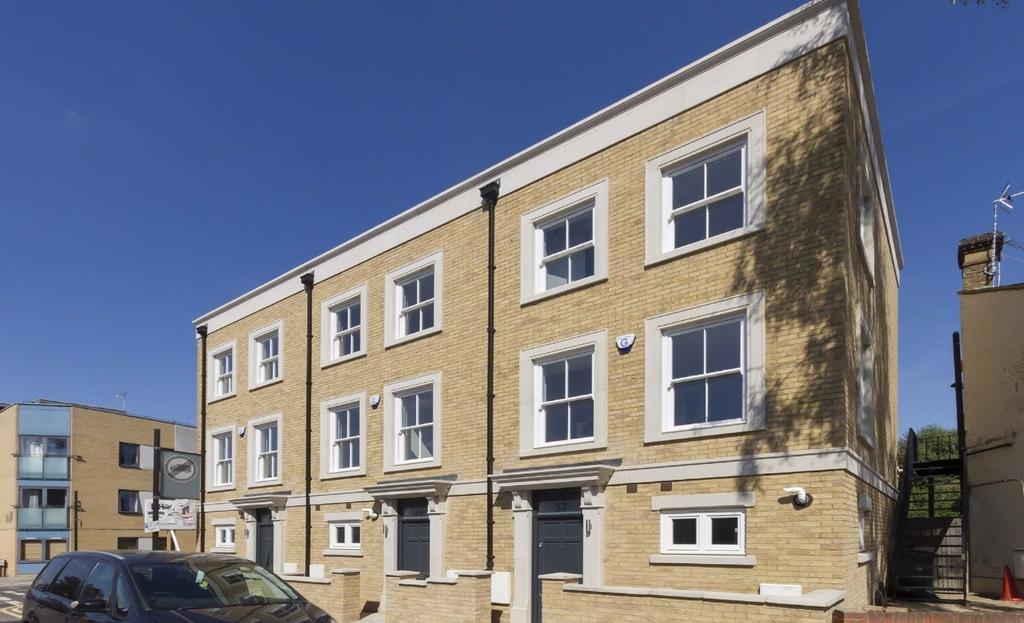 Hinton Road, London, SE24 4 bed townhouse - £3,500 pcm (£808 pw)