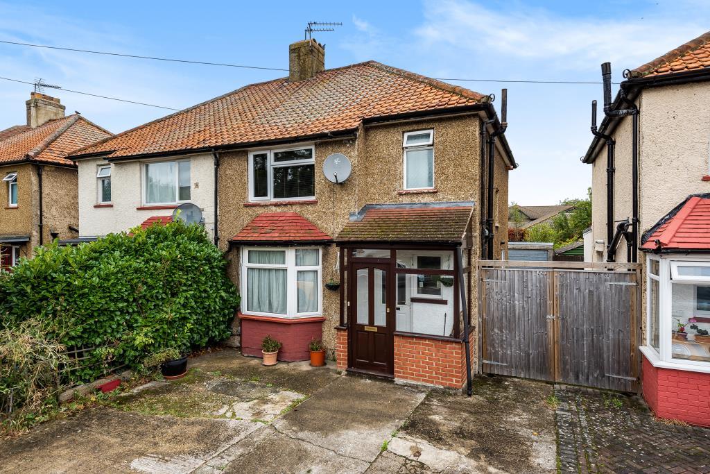 Surbiton, Surrey, KT6 3 bed semi-detached house - £600,000
