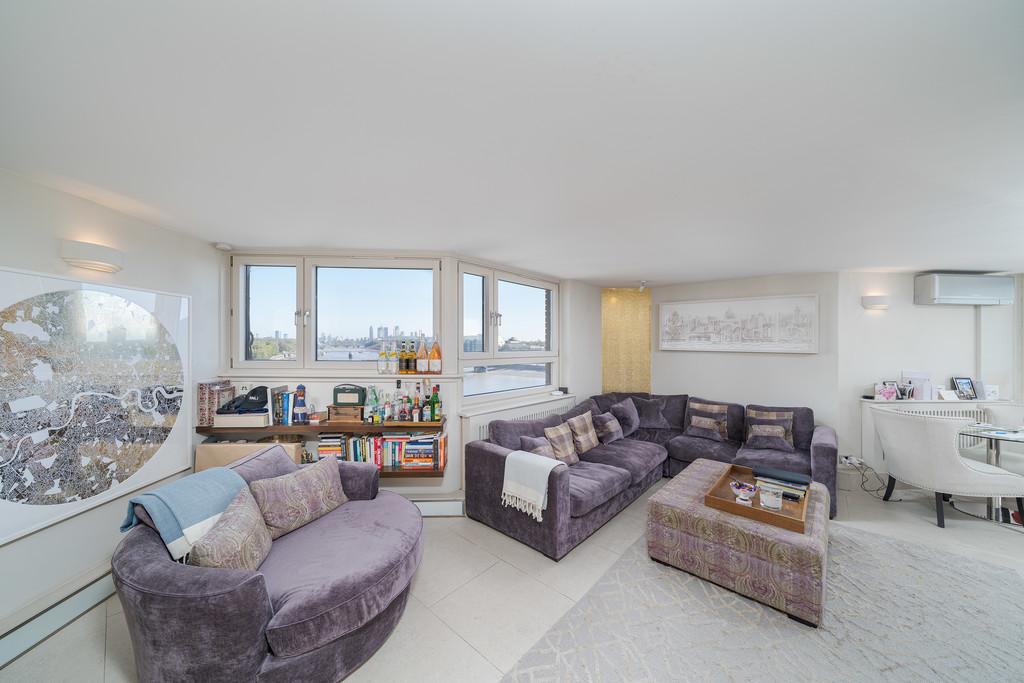 Chelsea Reach Tower, Chelsea 2 bed apartment - £695,000
