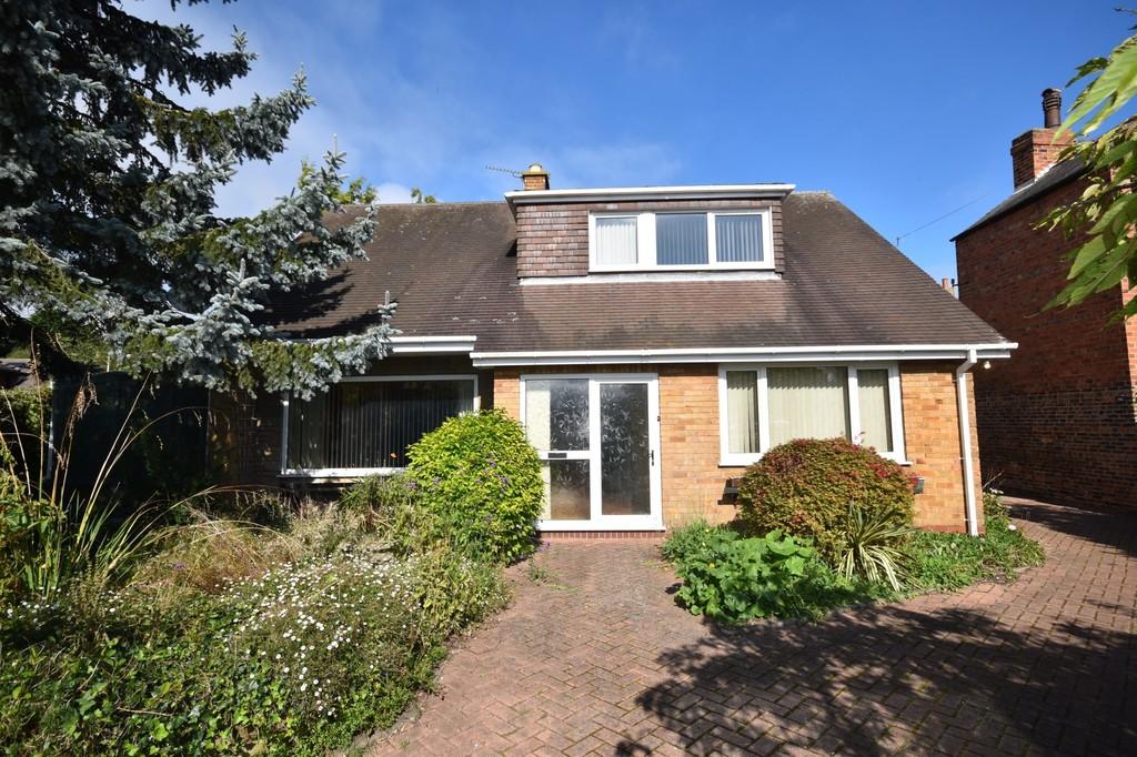 High Street, West Cowick 3 bed detached bungalow - £395,000