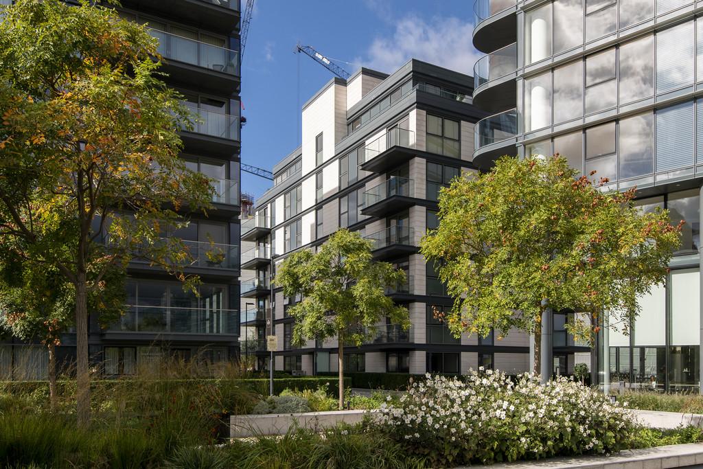 Compton House, Waterfront Drive, SW10 3 bed apartment - £1,750,000