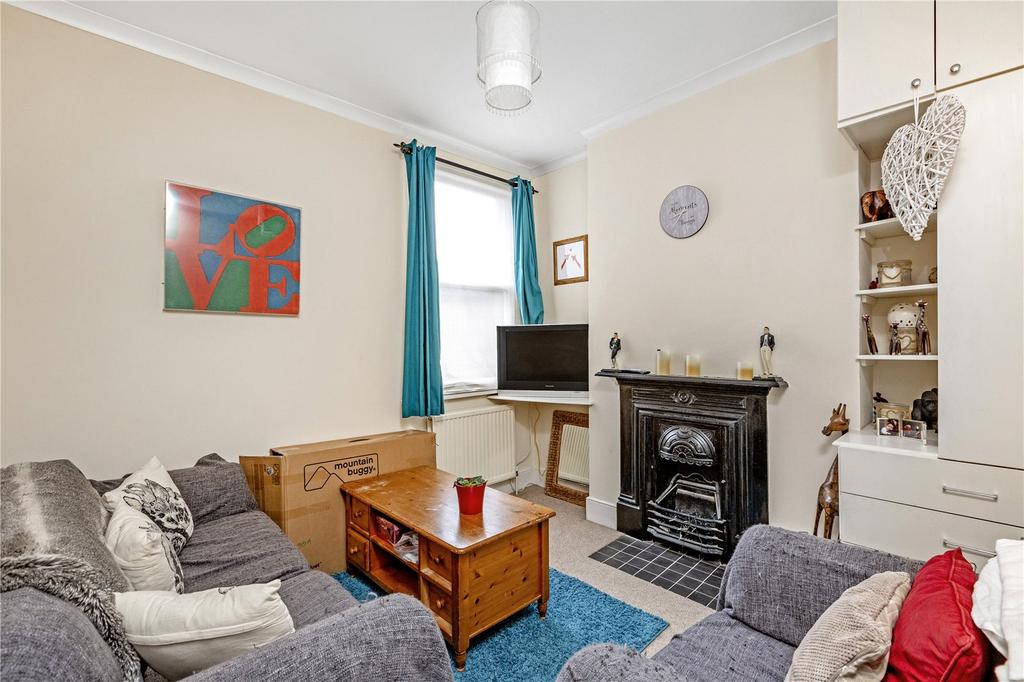 Leverson Street, London, SW16 3 bed bungalow - £2,250 pcm (£519 pw)