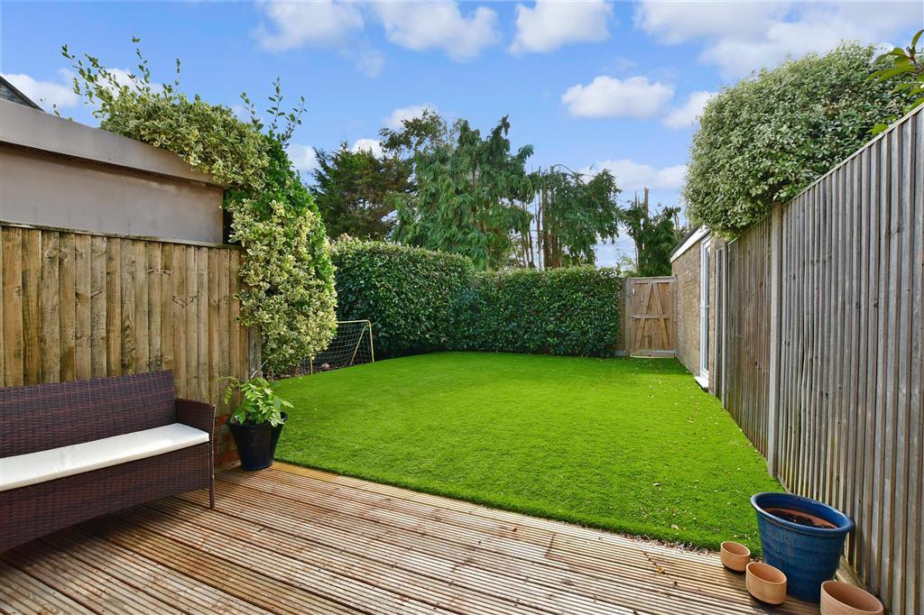 Toddington Lane, Littlehampton, West... 3 bed end of terrace house - £ ...
