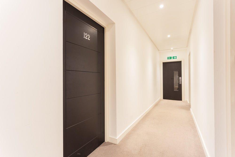 wellington street, Sl1 1yl 2 bed flat - £1,250 pcm (£288 pw)
