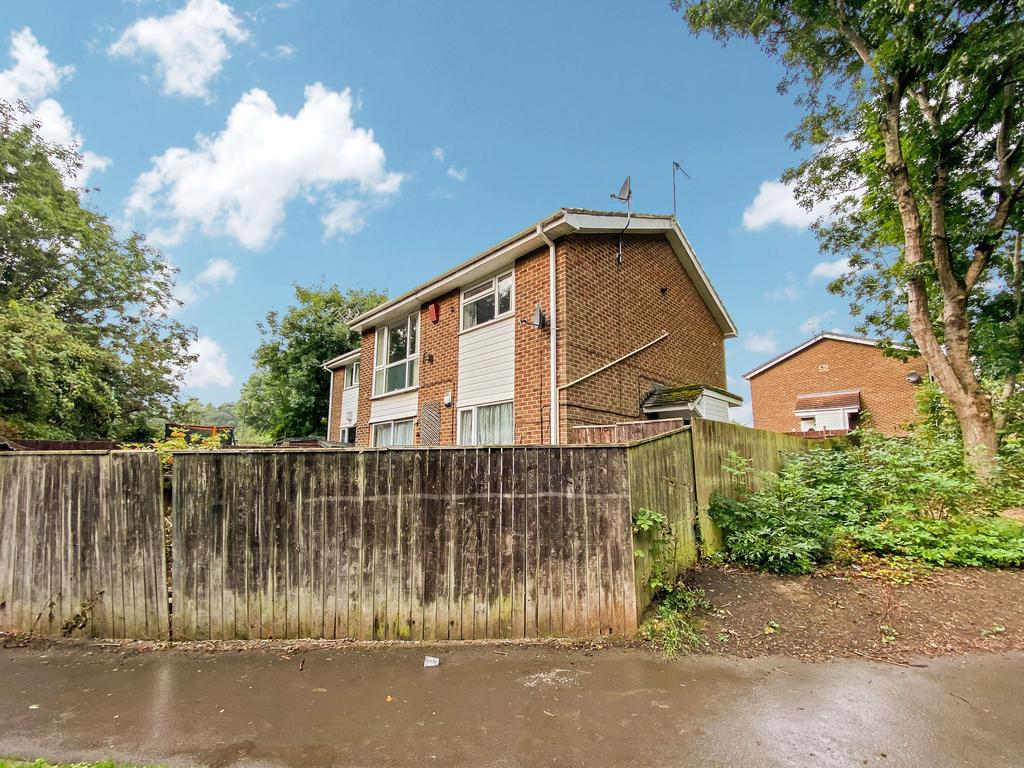 Mitford Close, Oxclose, Washington... 2 bed flat - £50,000