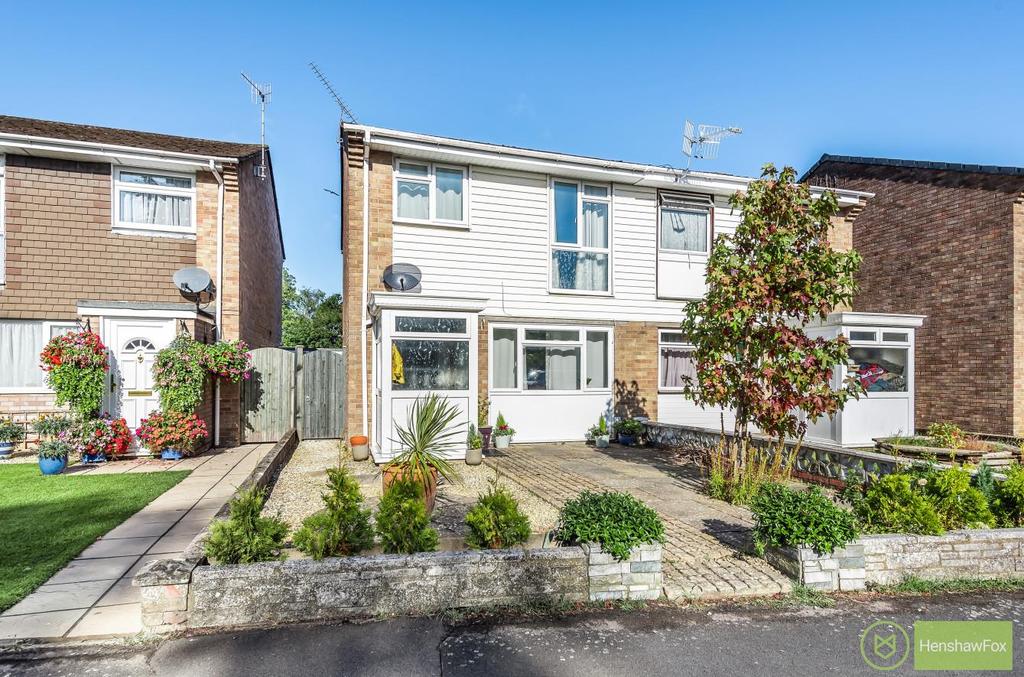 Saxon Way, Halterworth, Romsey... 3 bed semi-detached house - £299,950