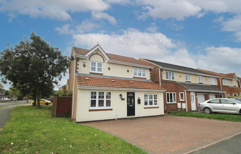 Fieldfare Road, Middle Warren... 3 bed detached house - £200,000