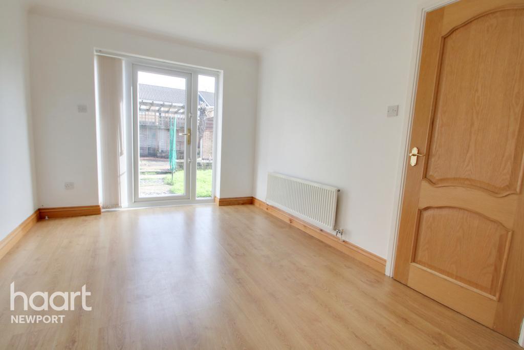 Catsash Road, Newport 4 bed detached house - £390,000