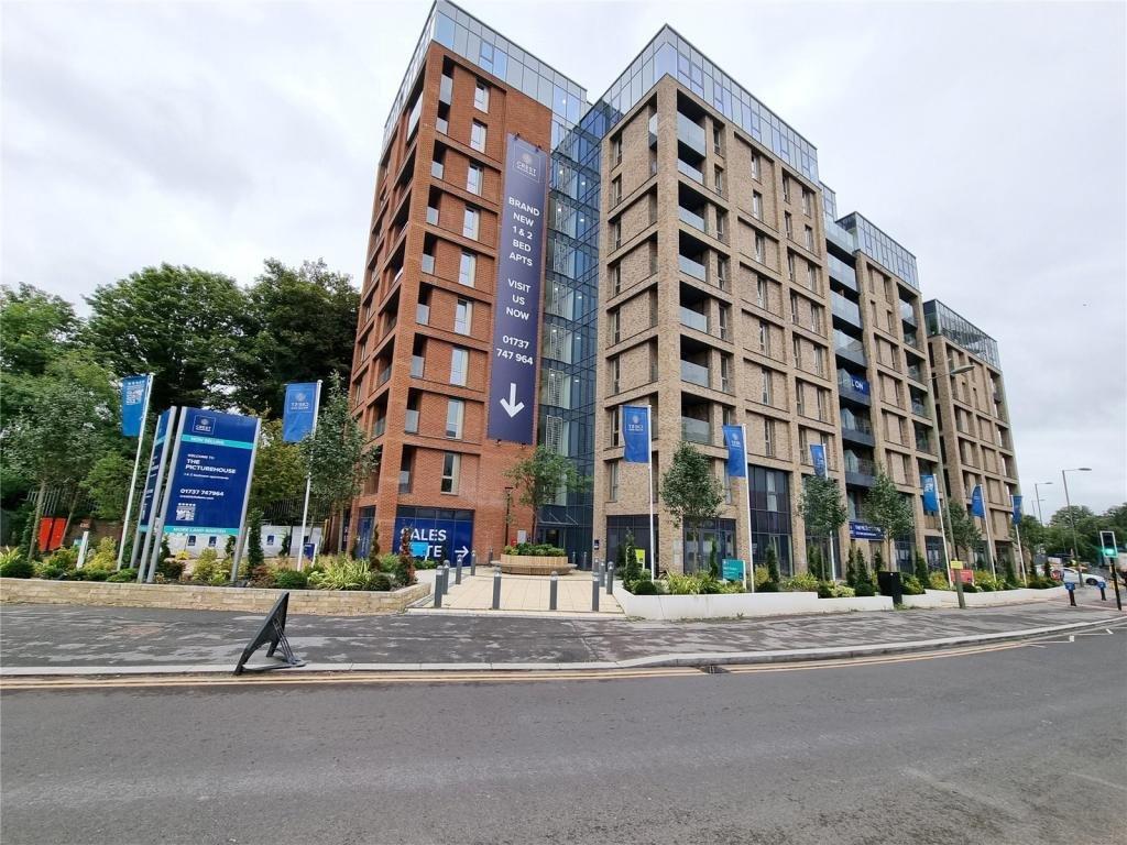 Marketfield Way, Redhill 1 bed apartment - £1,050 pcm (£242 pw)