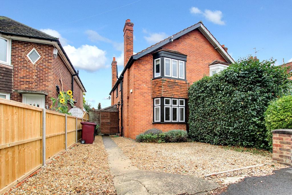 Hamilton Road, Reading, RG1 3 bed semi-detached house - £415,000