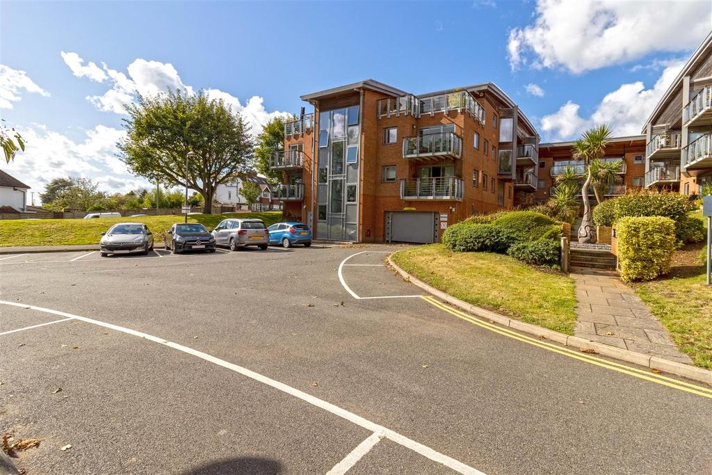 Park View Road, Hove 2 bed apartment - £465,000