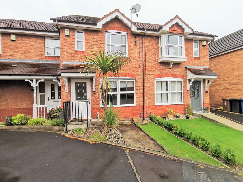 Wentworth Drive, Euxton PR7 2 bed townhouse - £150,000
