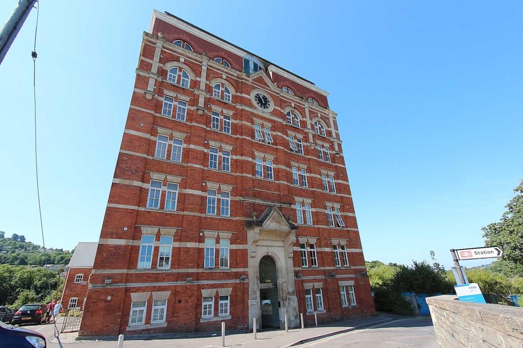 Hill Paul, Cheapside Studio - £550 pcm (£127 pw)