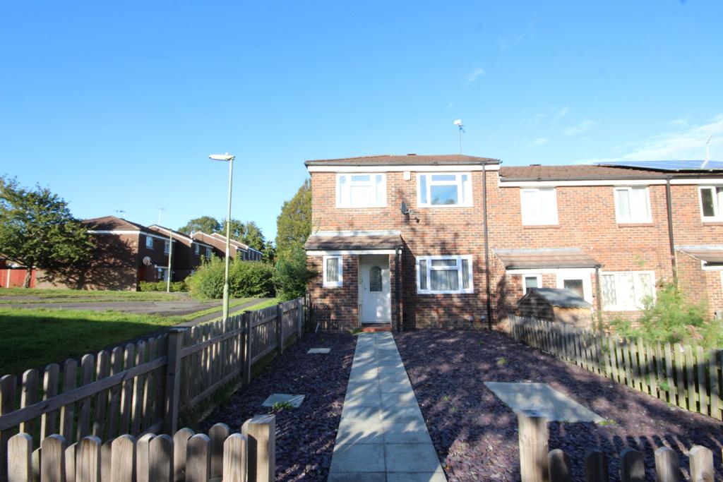 Waterlooville 3 bed end of terrace house - £260,000