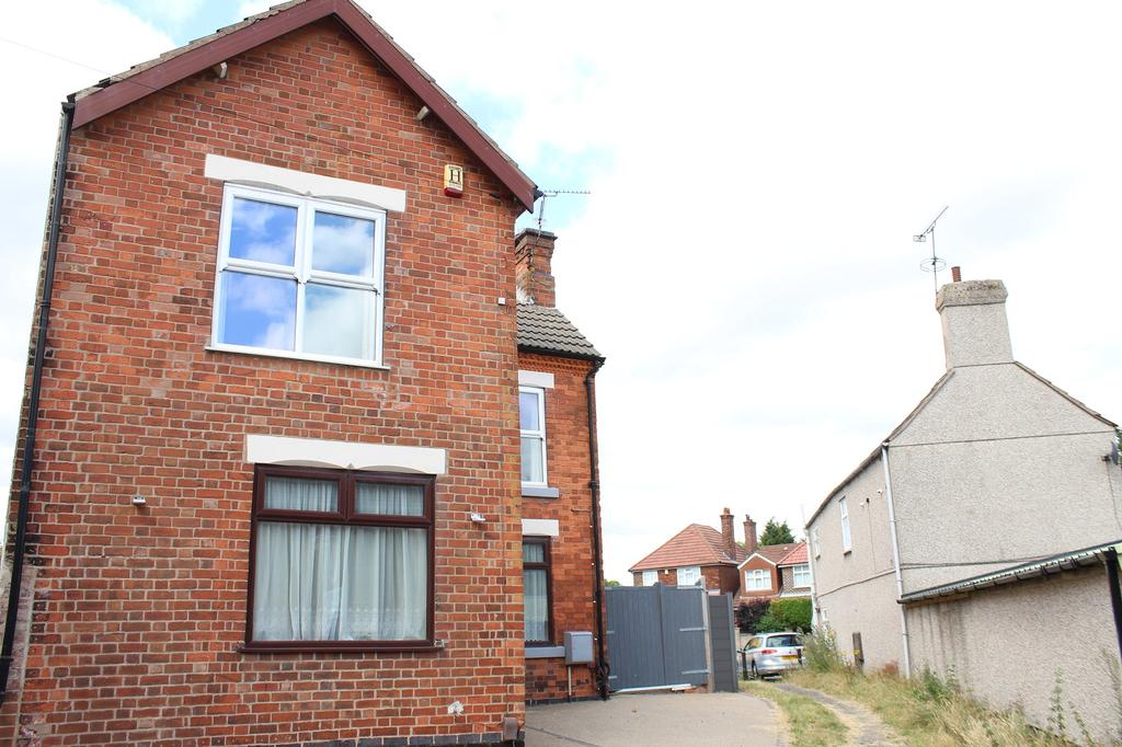 West End, Pinxton, Nottingham... 3 bed detached house - £169,950