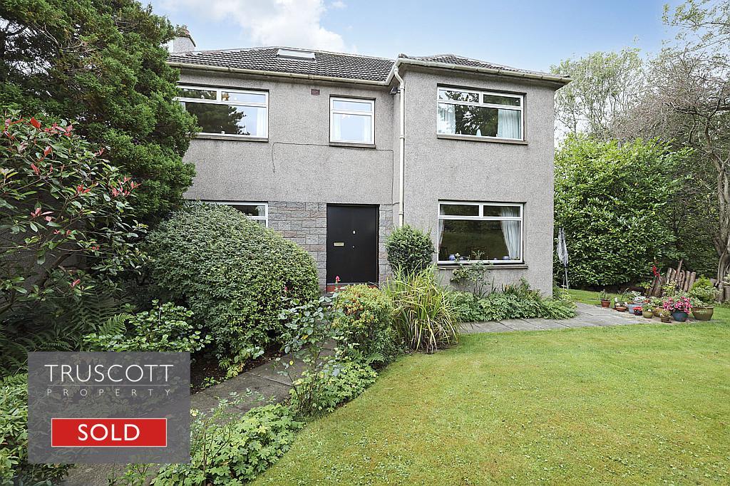 45 Essex Road, Barnton, Edinburgh... 4 bed detached house - £525,000