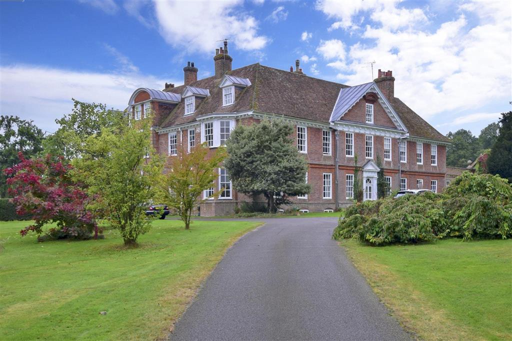 Mystole, Canterbury, Kent 3 bed apartment - £700,000