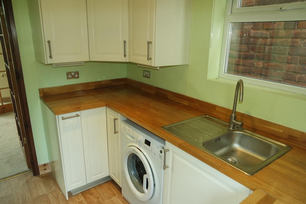 Trevor Road, Beeston, NG9 1GR 2 bed semi-detached house - £895 pcm (£ ...