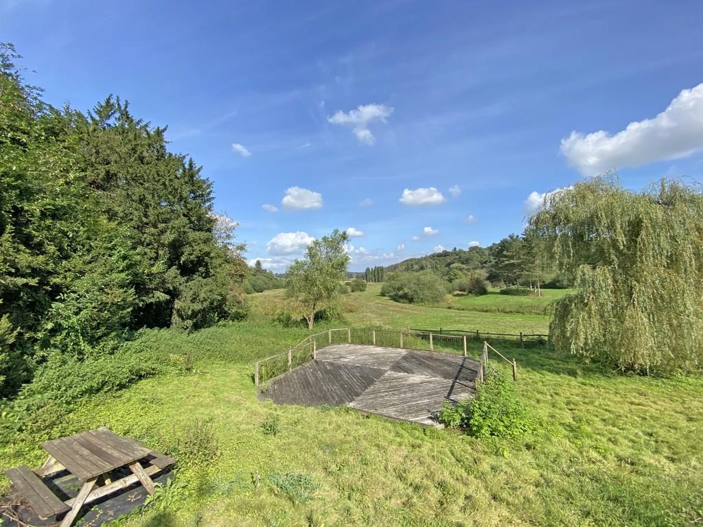 Stopham, Nr Pulborough, West Sussex 4 bed detached house - £750,000