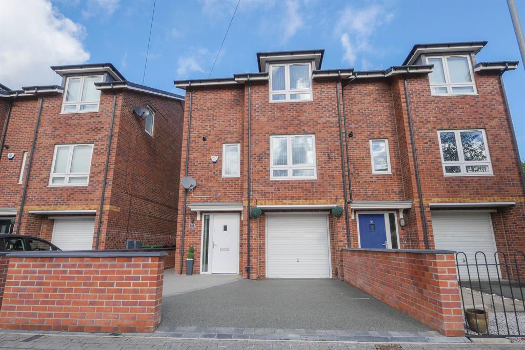 Fairfield Lane, Bramley, LS13 3 bed semi-detached house - £235,000