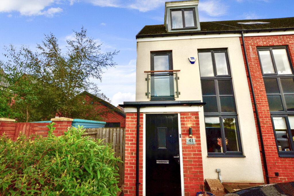 3 Bedroom Townhouse for Sale on Roseden Way, Newcastle Great Park 3 bed ...