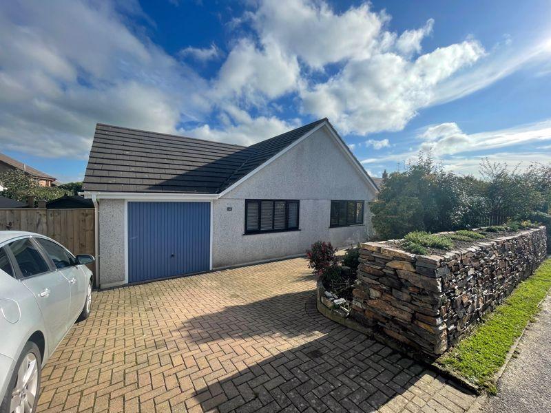 Newbridge Lane, Truro 4 bed detached bungalow - £430,000
