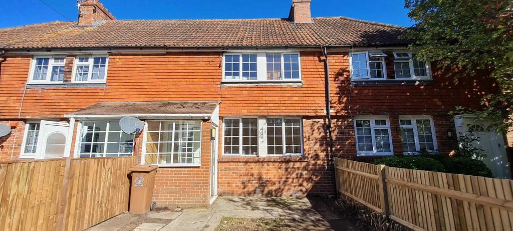 Four Elms, Edenbridge, Kent, TN8 2 bed terraced house - £1,200 pcm (£ ...