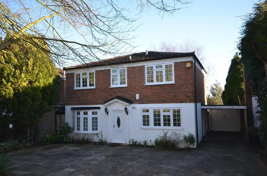 Daymer Gardens, Pinner, HA5 2HP 4 bed detached house - £3,000 pcm (£692 pw)