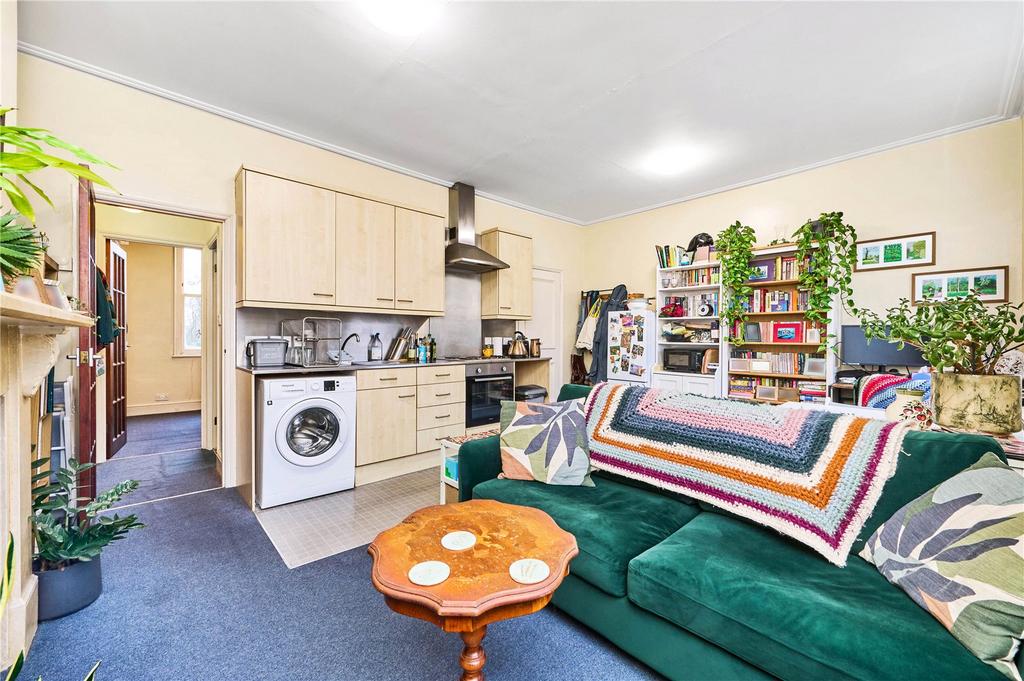 Aldebert Terrace, London, SW8 1 bed flat to rent - £1,600 pcm (£369 pw)