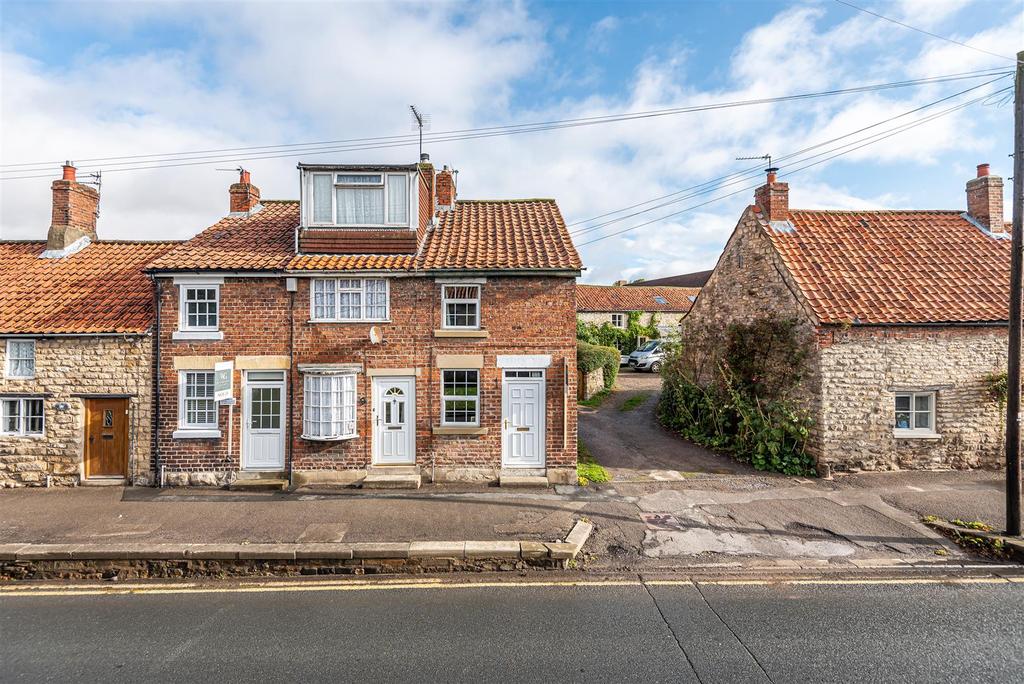 85, Westgate, Pickering, North... 2 bed end of terrace house - £180,000