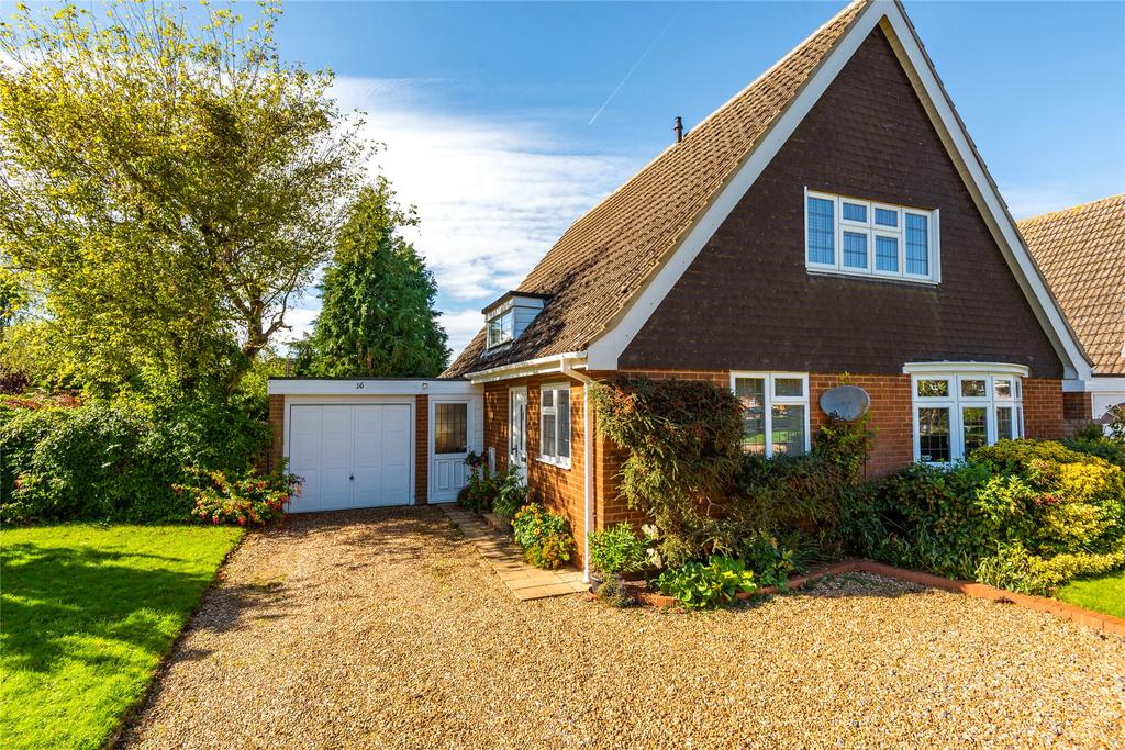 Manor Close, Bromham, Bedfordshire, MK43 3 bed detached house - £575,000