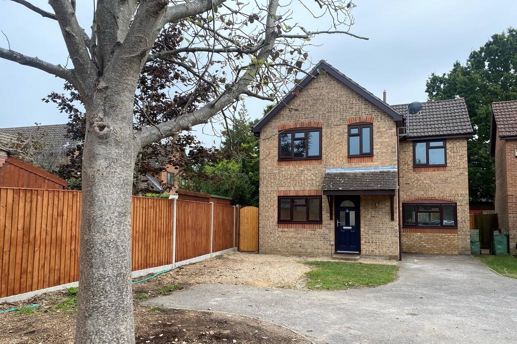 Moorland Close, Locks Heath 3 bed detached house - £410,000