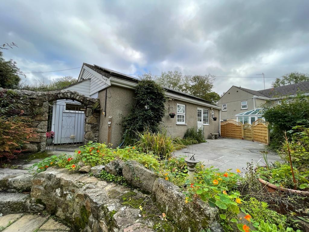 Relubbus, Penzance 2 bed detached bungalow - £895 pcm (£207 pw)