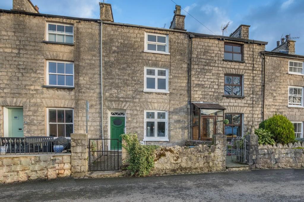 19 Castle Crescent, Kendal 4 bed terraced house - £300,000