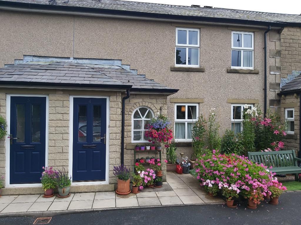Shawbridge Court, Clitheroe, BB7 1LY 2 bed apartment - £525 pcm (£121 pw)