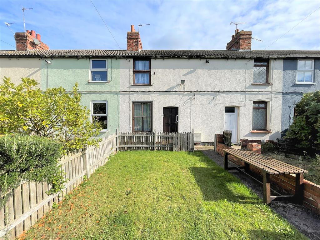 Main Road, Barnstone 2 bed terraced house - £160,000