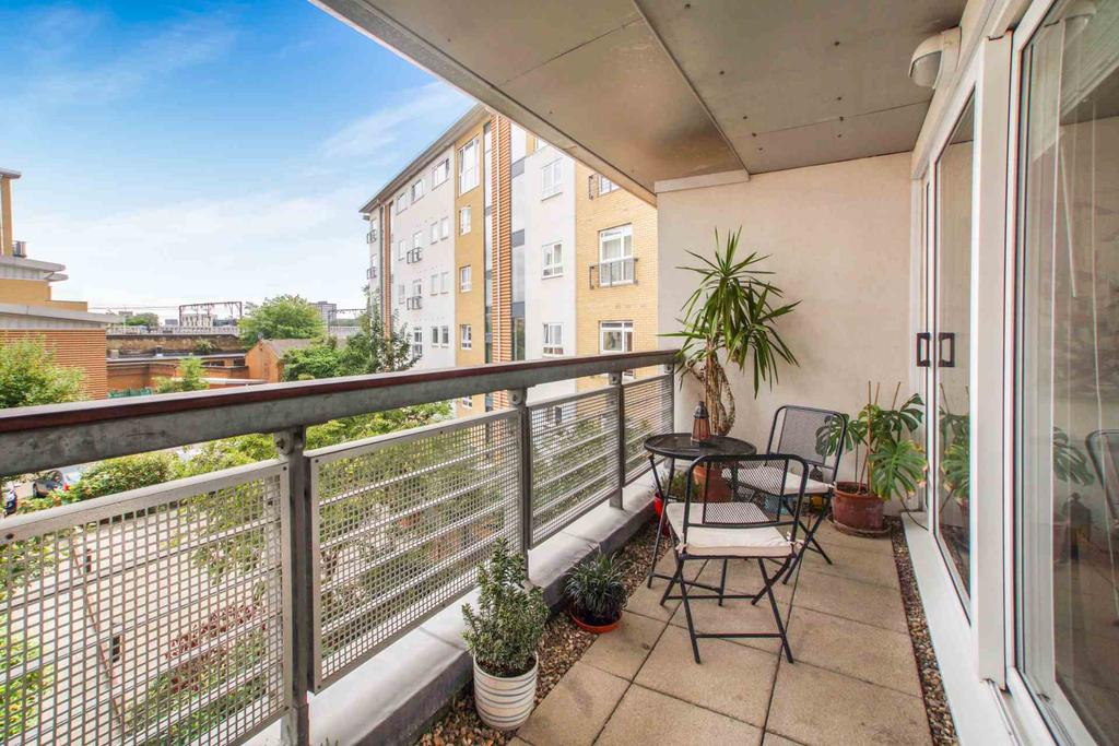 Marcon Place, Hackney 2 bed apartment - £1,733 pcm (£400 pw)