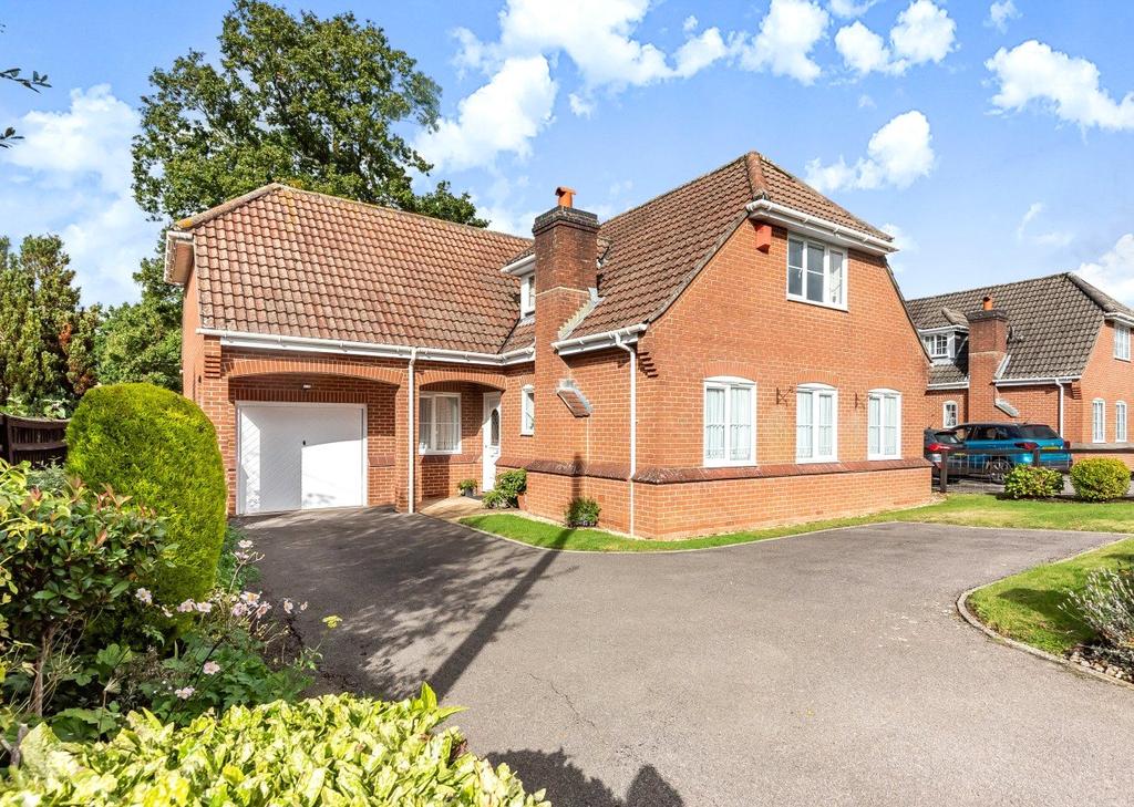 Church Lane, Colden Common... 4 bed detached house - £625,000