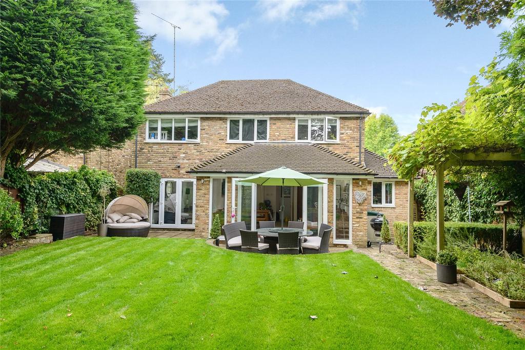 Bosman Drive, Windlesham, Surrey 4 bed detached house - £950,000