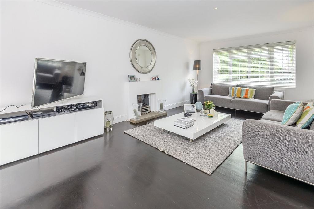 Bosman Drive, Windlesham, Surrey 4 bed detached house - £950,000
