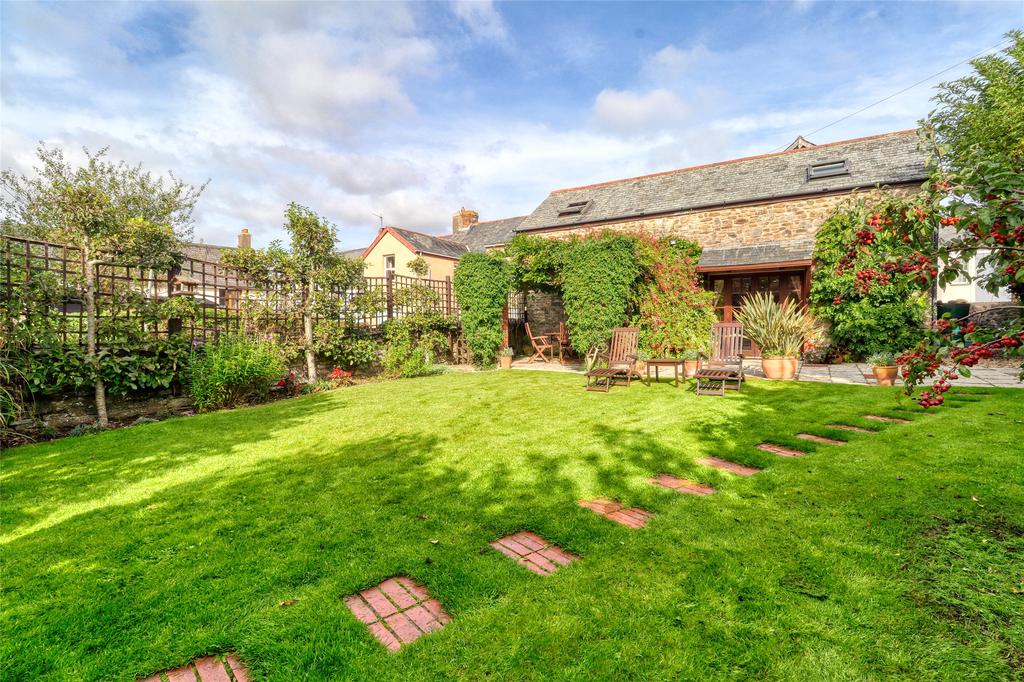Pudding Court, Bickington, Nr... 3 bed detached house - £455,000