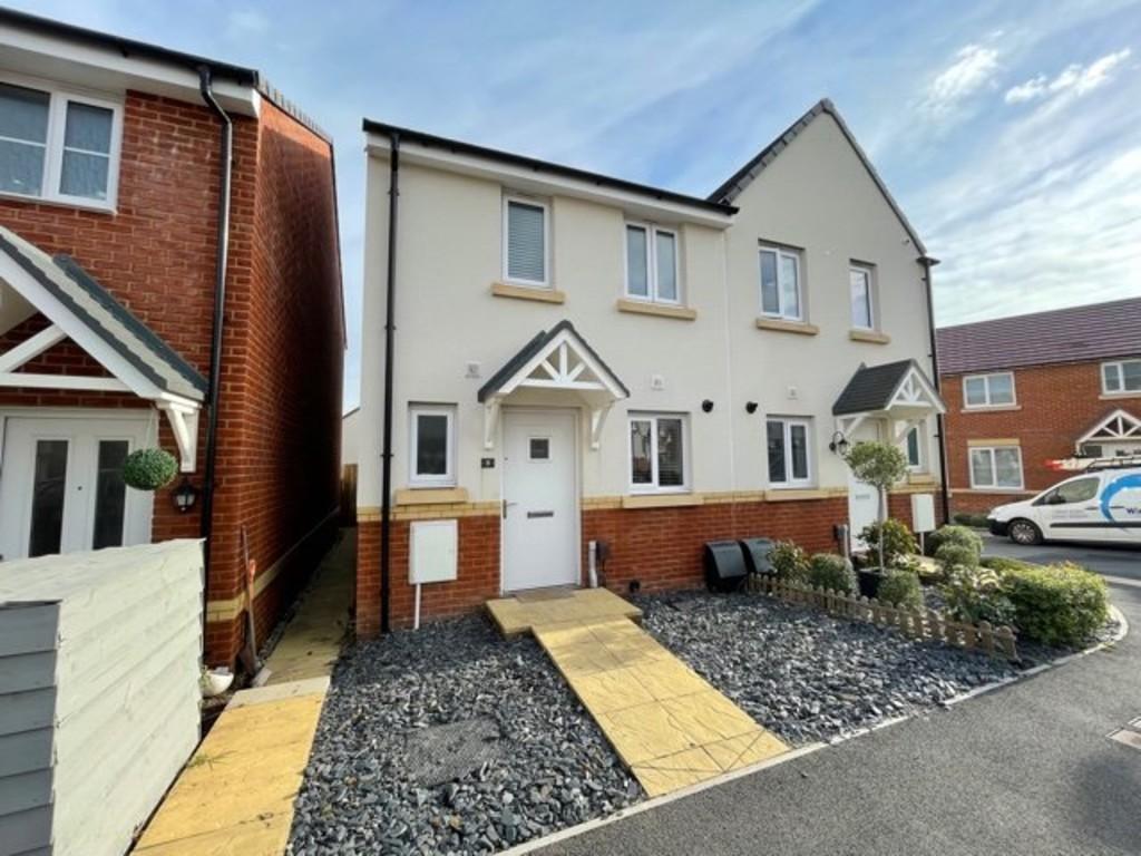 Bugle Place Newton Abbot 2 Bed Semi Detached House £240 000