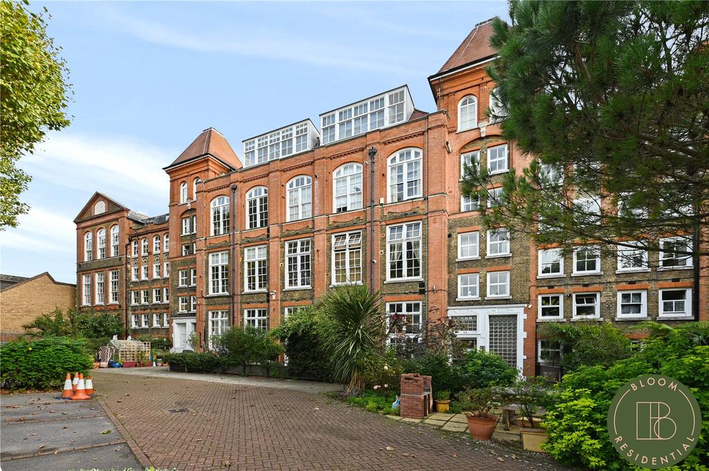 Pages Walk, London, SE1 1 bed duplex - £1,733 pcm (£400 pw)